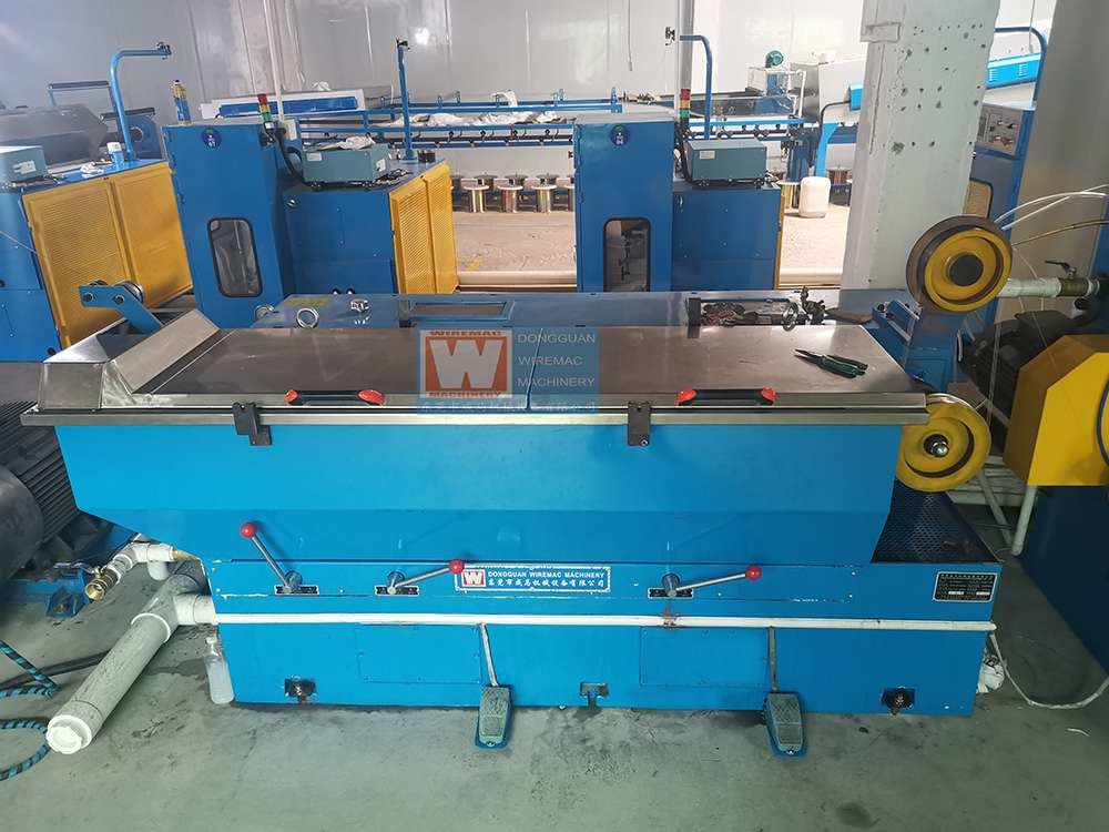 SGS Medium Aluminum Wire Drawing Machine 3 Phase 1800m/Min 21 Dies